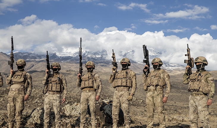 Komandolar "ara bul yok et" parolasıyla görevde