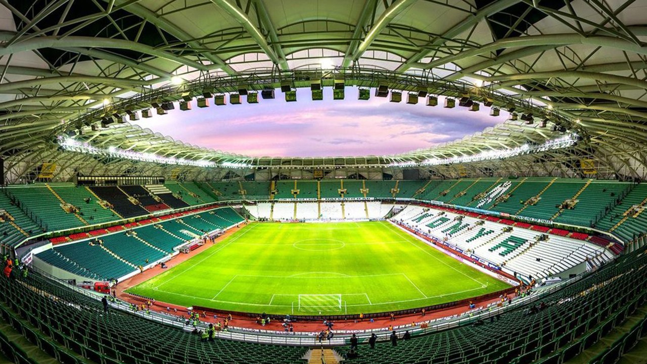 Konya Stadyumu boş kaldı
