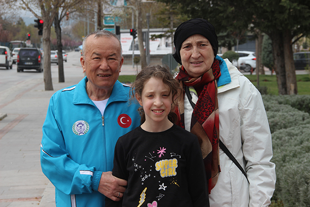 Başarıdan başarıya koşan delikanlı! 70 yaşındaki Ali Demirhan Türkiye ...
